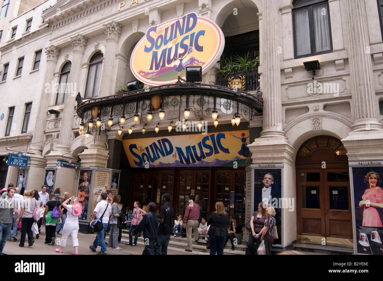 The sound of music theatre hi-res stock photography and images - Alamy