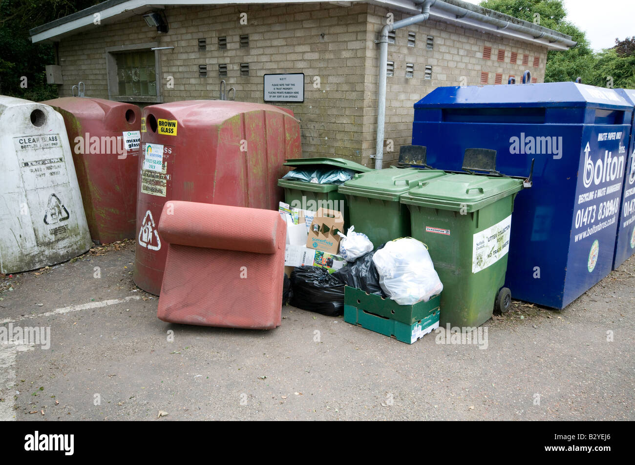 Car park waste bin hi-res stock photography and images - Alamy