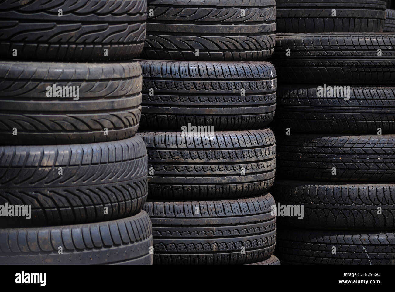 Stack of old Tyres Stock Photo - Alamy