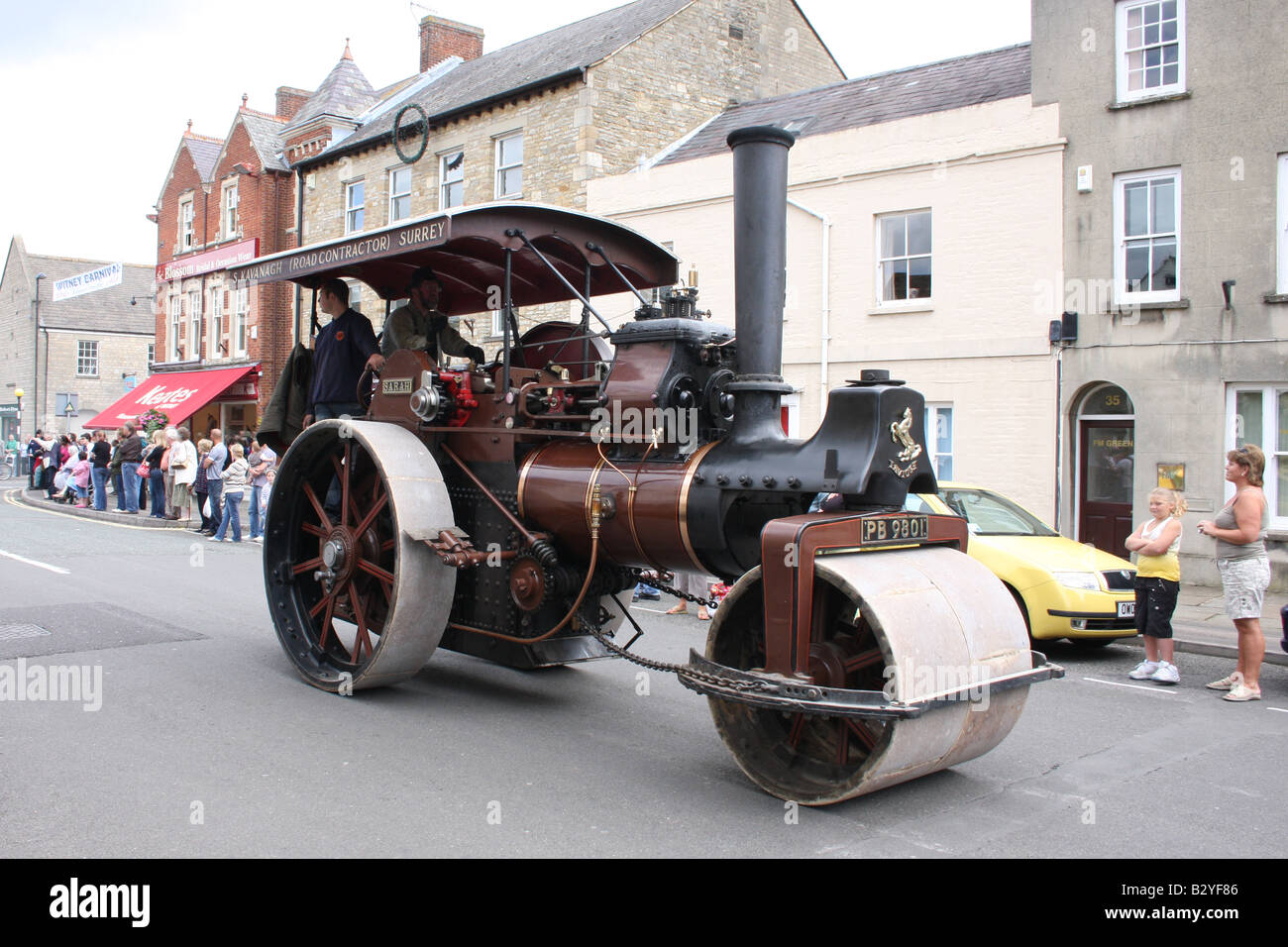 An old road building steam traction engine at Witney carnival in ...