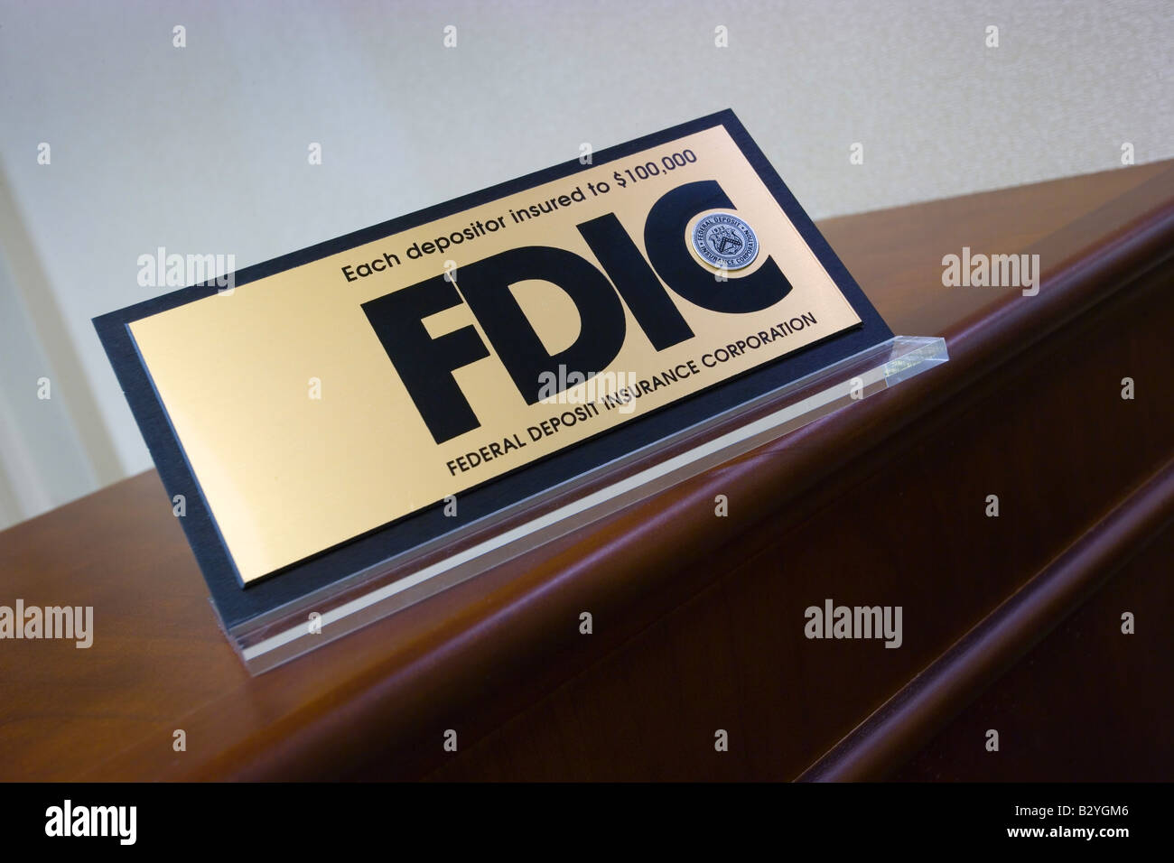 Bank counter deposit hi-res stock photography and images - Alamy