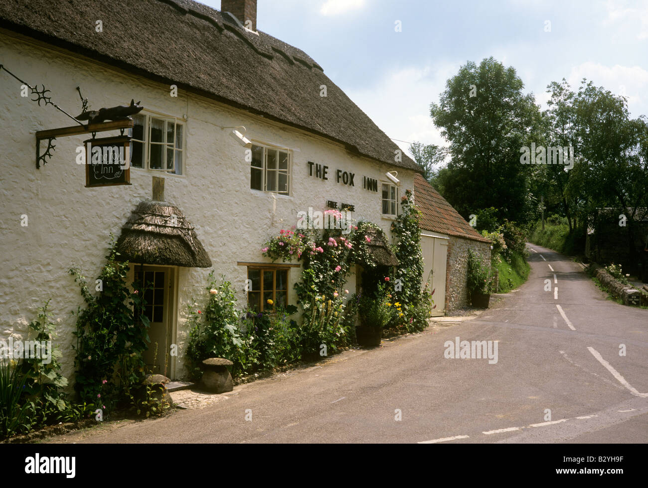 UK England Dorset Corscombe the Fox Inn idyllic thatched country pub ...