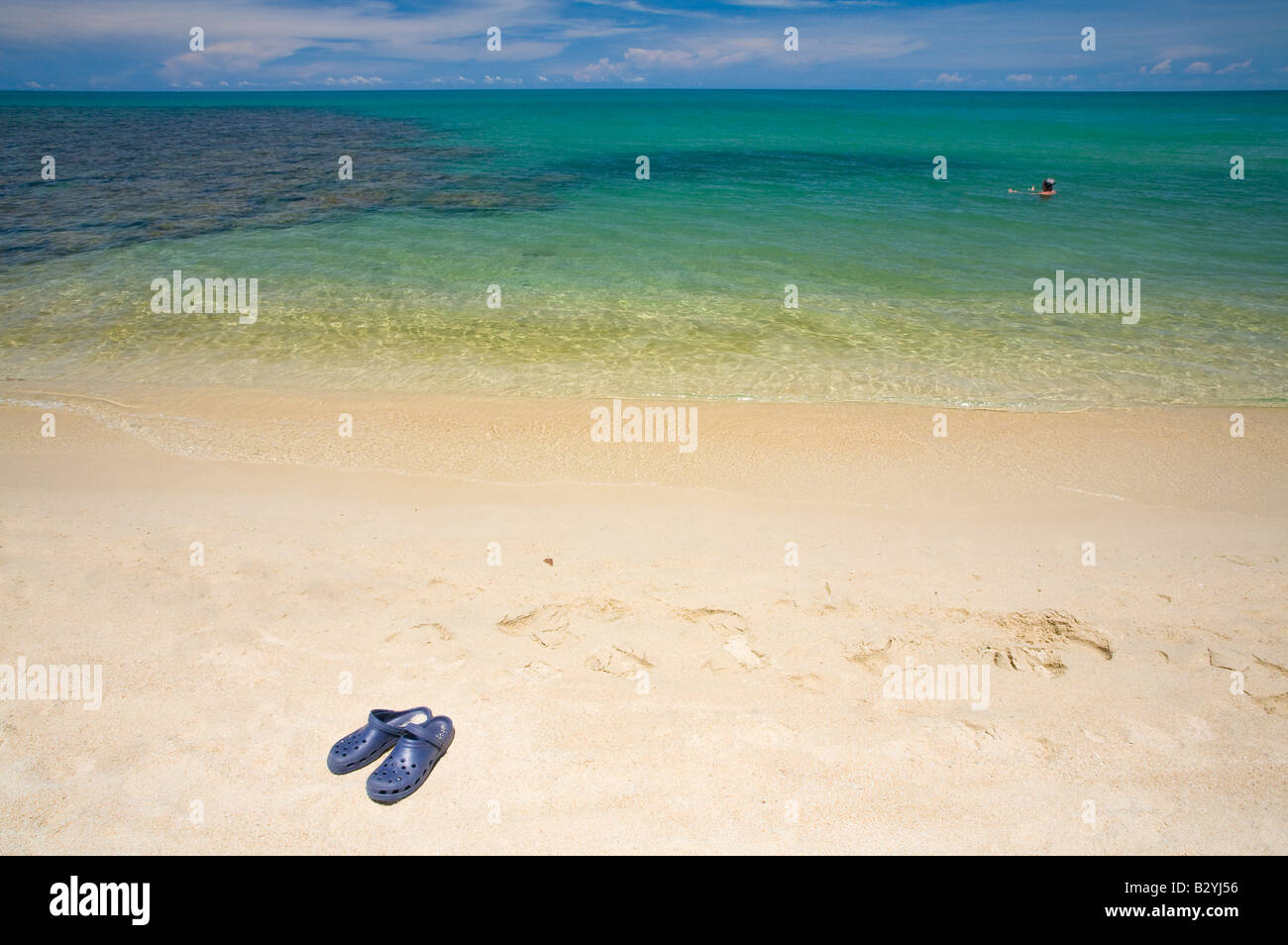 Clear water beaches hi-res stock photography and images - Alamy