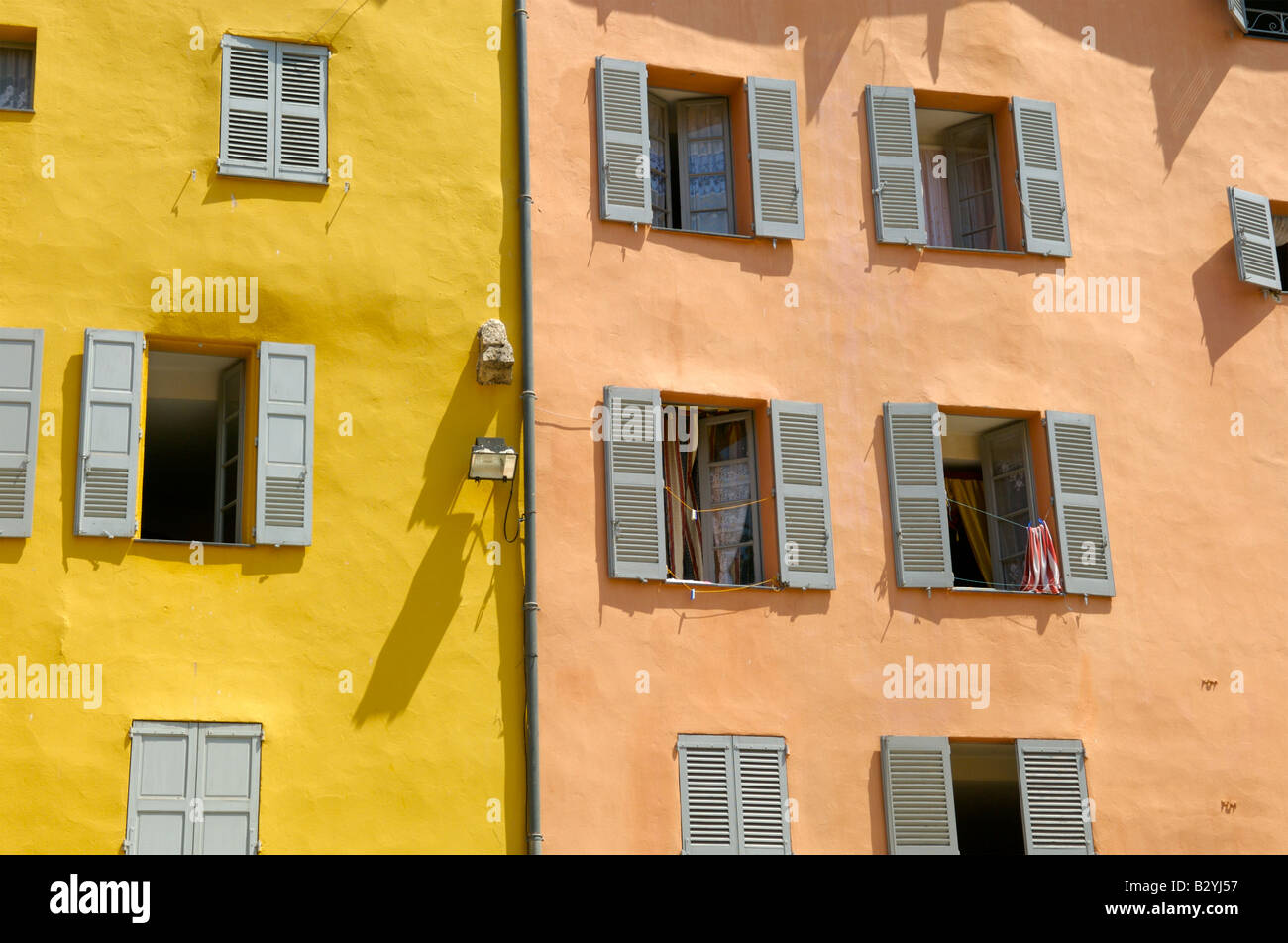 French buildings hi-res stock photography and images - Alamy