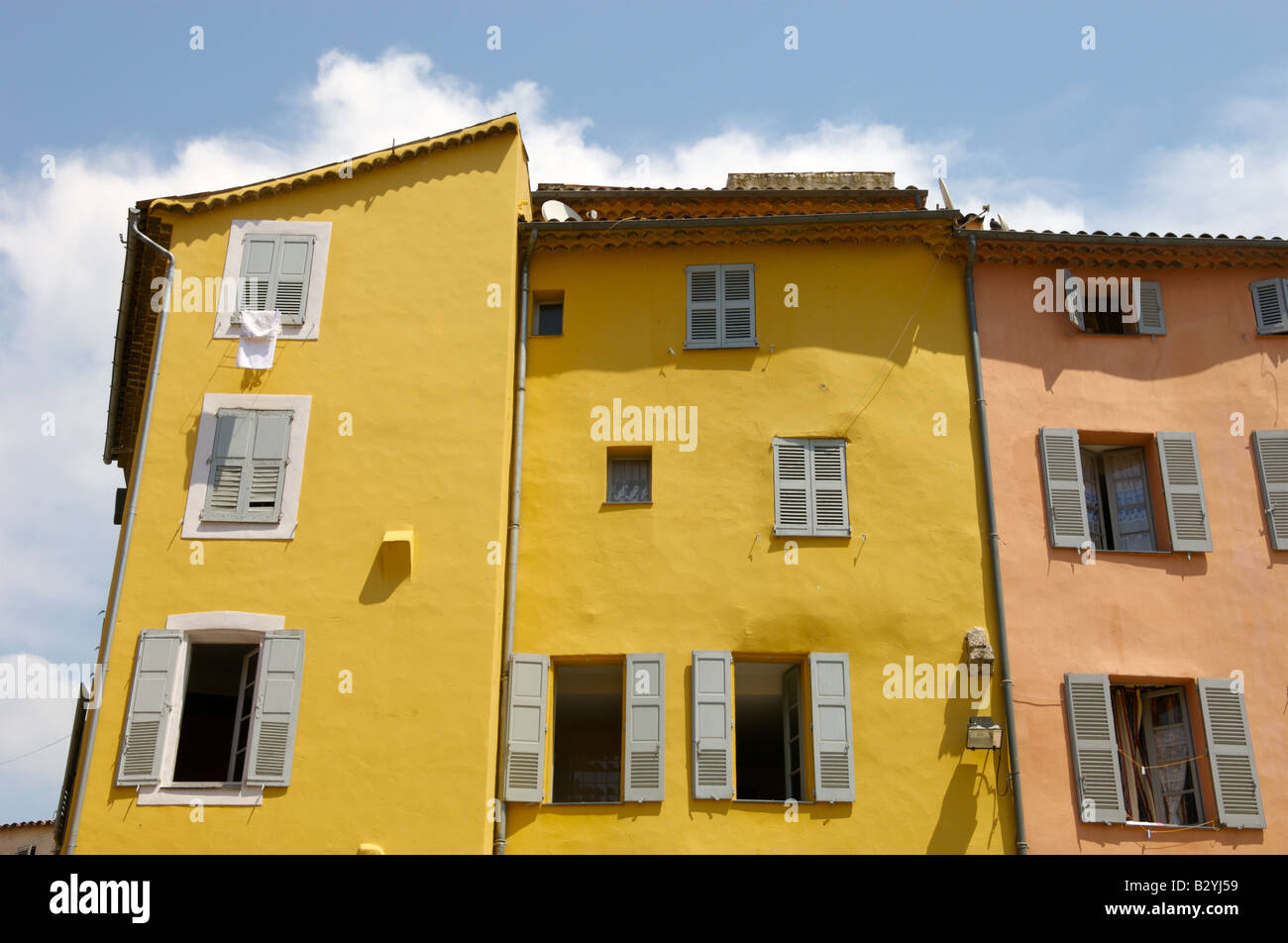 French buildings hi-res stock photography and images - Alamy