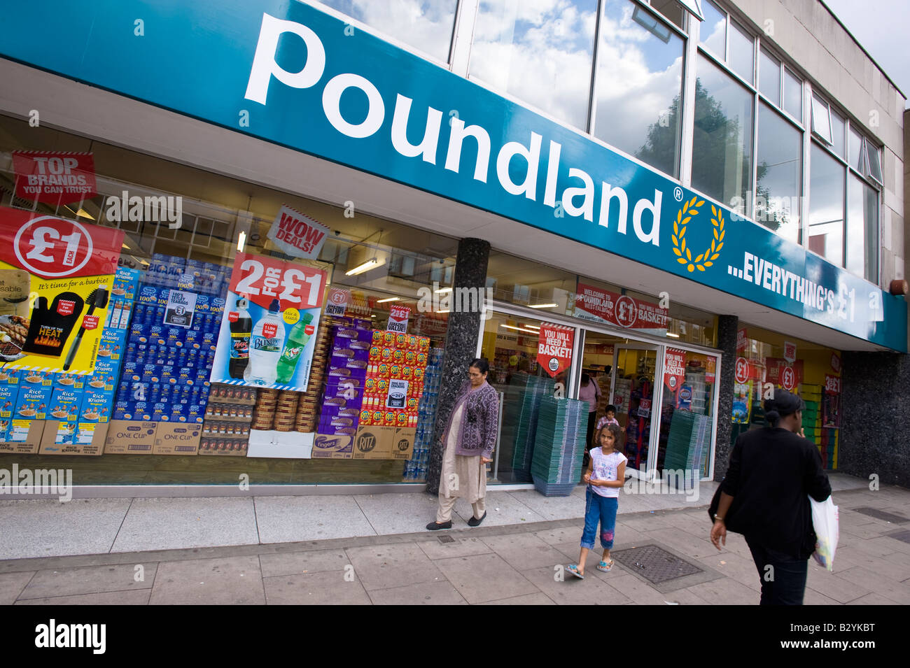 One pound shop West Ealing W5 London United Kingdom Stock Photo - Alamy