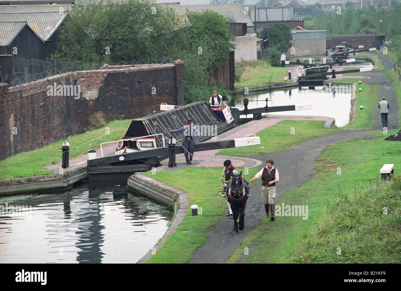 Traditional working narrow boat - General Boating - Canal World