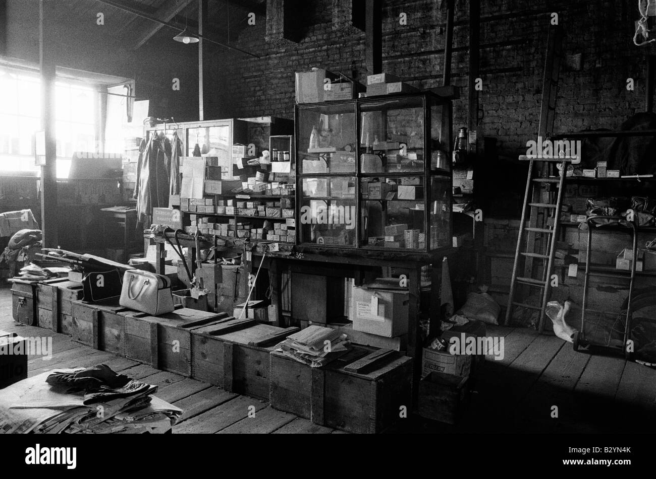 Old hardware store Stock Photo - Alamy