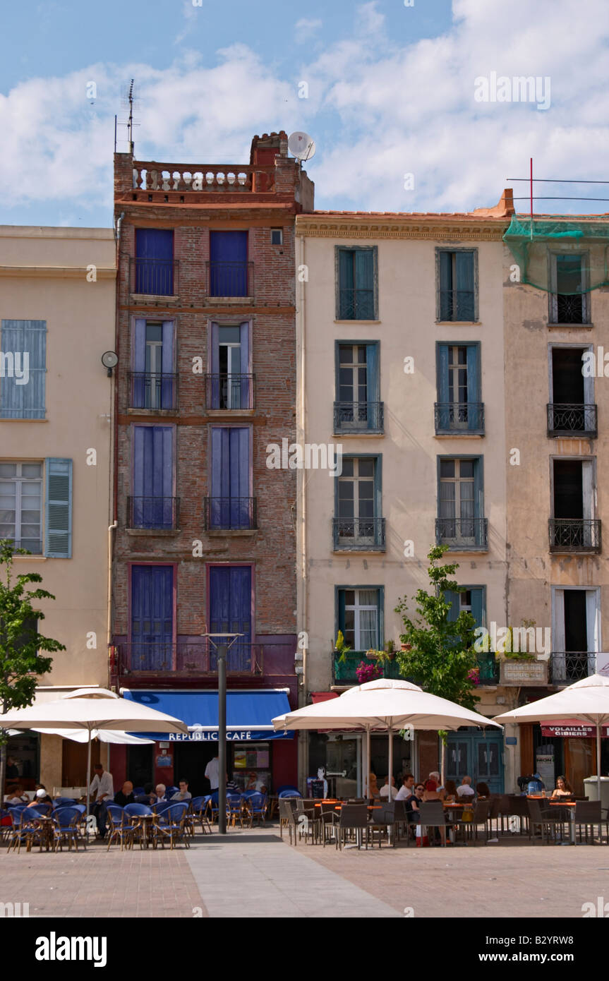 Cafe on a square. Perpignan, Roussillon, France Stock Photo - Alamy