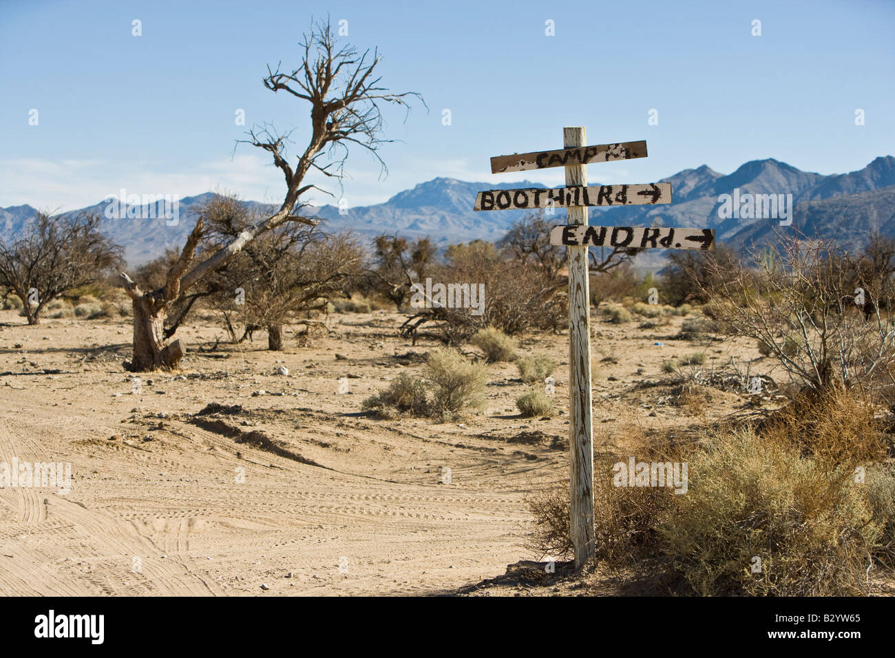 Blank Road Signs High Resolution Stock Photography and Images - Alamy
