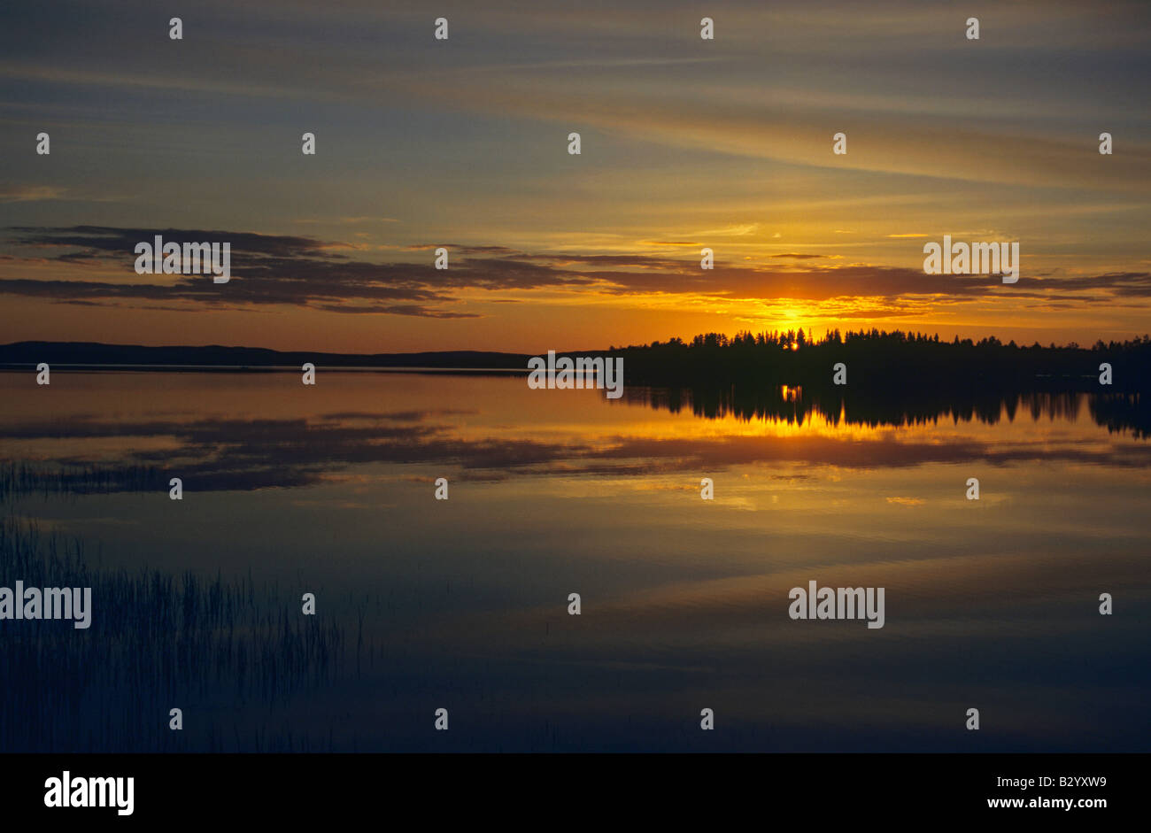 Sunset sun set yellow orange sky skies hi-res stock photography and ...