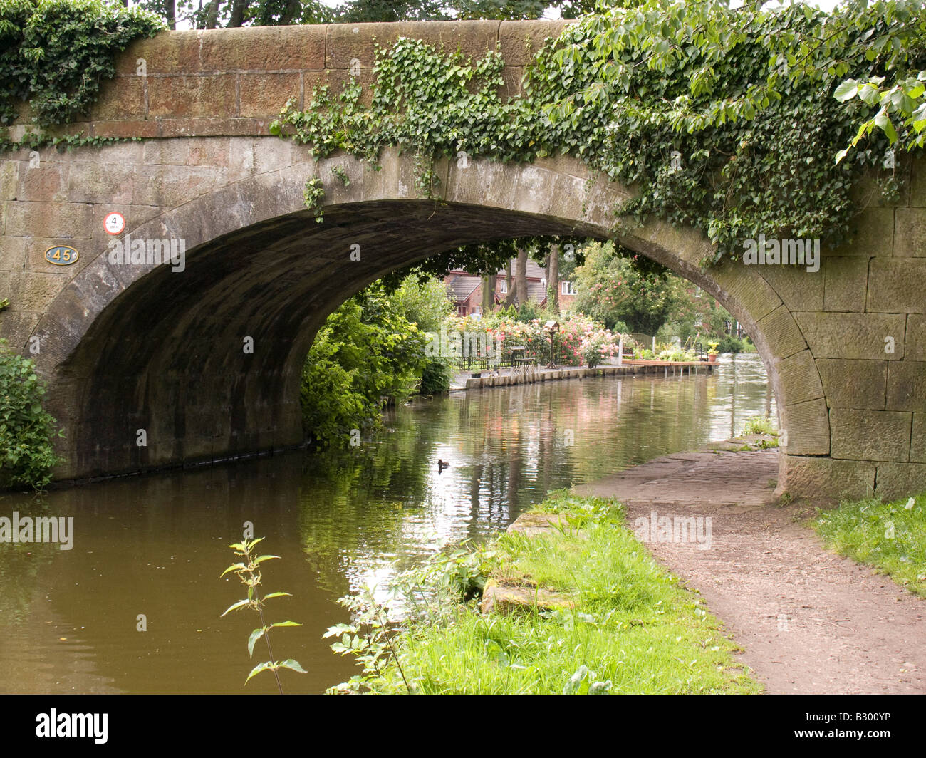 Lancaster canal bridge hi-res stock photography and images - Alamy