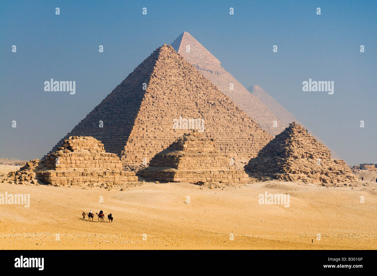 Camel And Khephren Pyramid High Resolution Stock Photography and Images - Alamy
