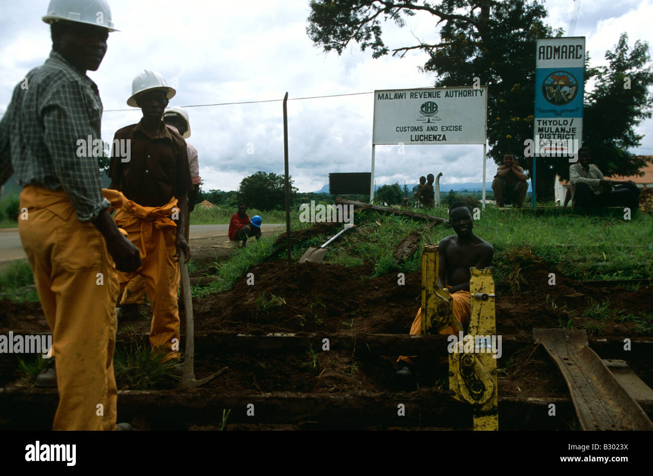 Construction in Malawi Stock Photo - Alamy