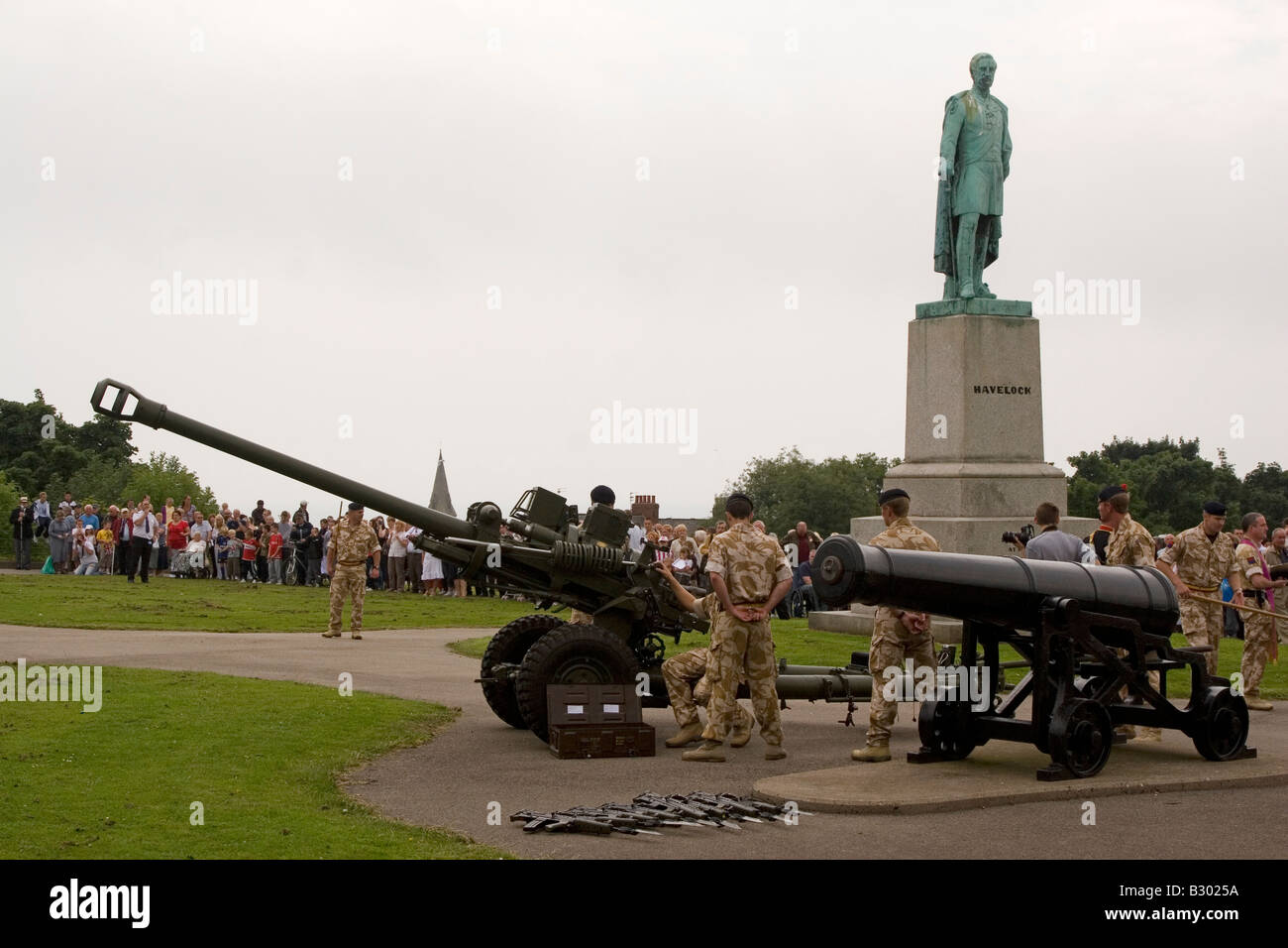 Soldiers 4th regiment royal artillery hi-res stock photography and ...