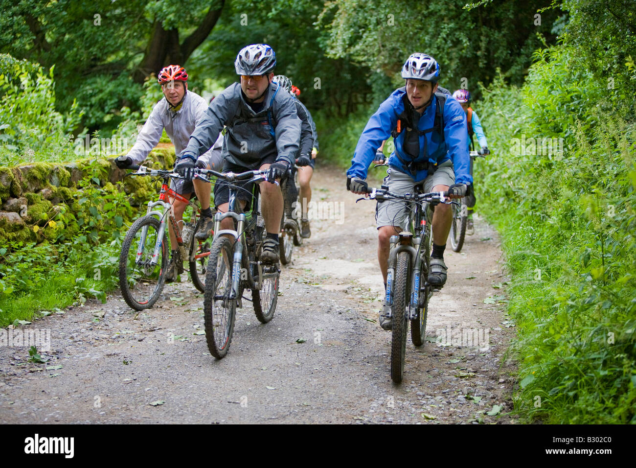 Group of cycling hi-res stock photography and images - Alamy
