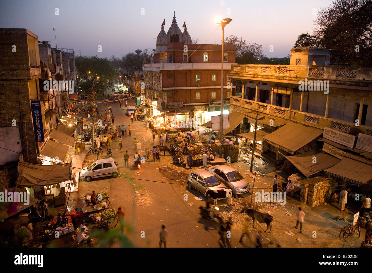 New delhi daily life hi-res stock photography and images - Alamy