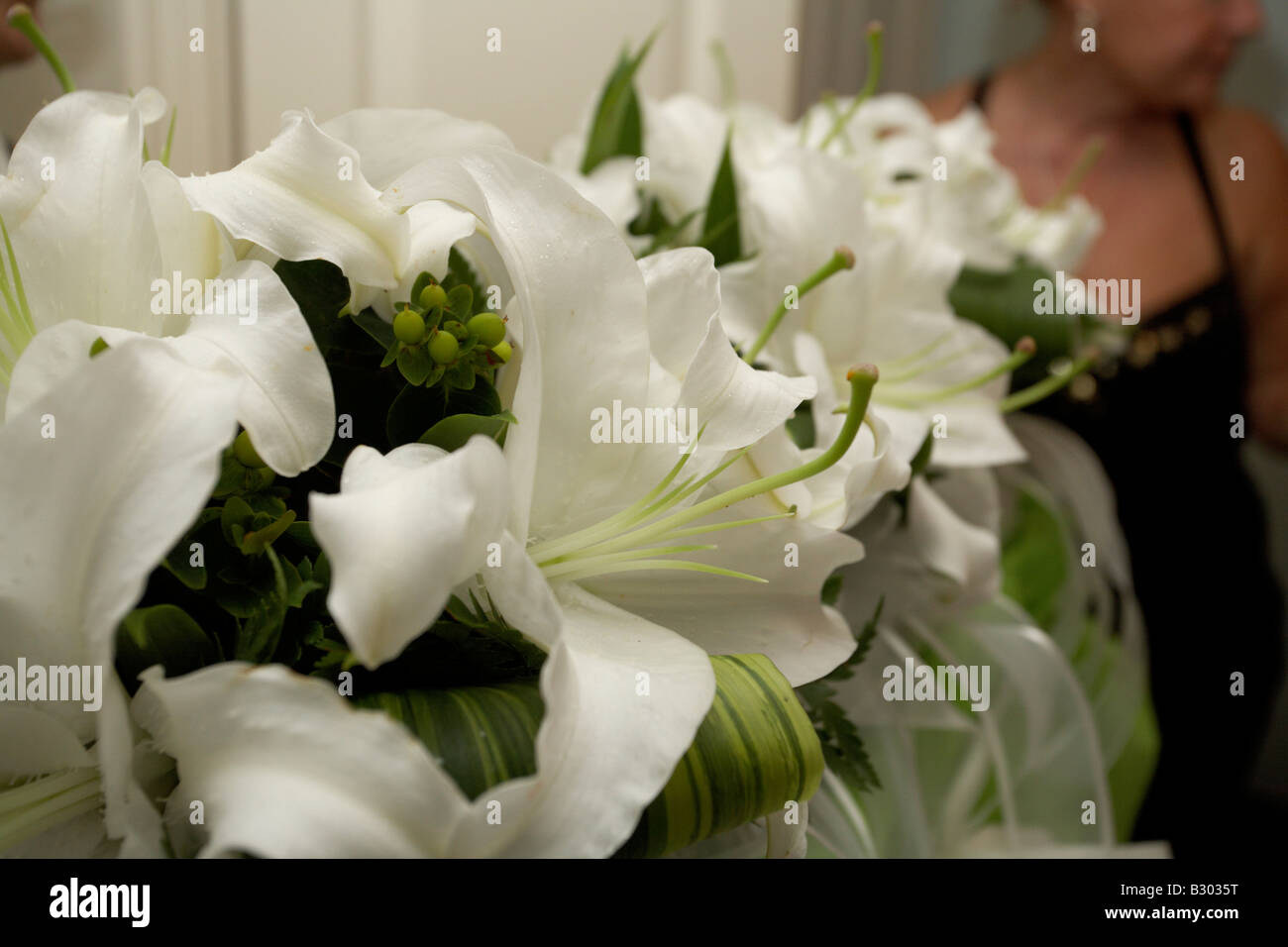 Old lady getting flowers hi-res stock photography and images - Alamy