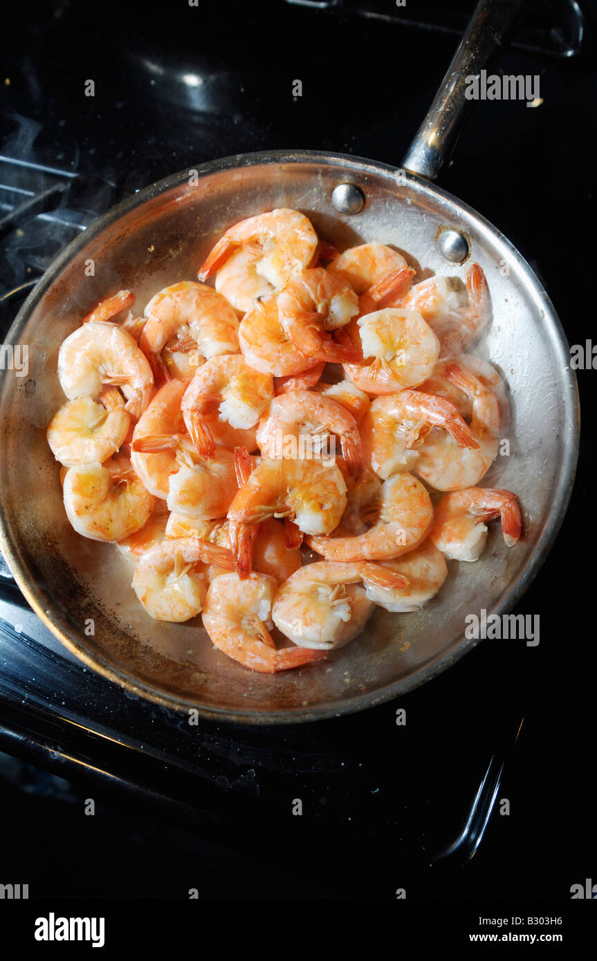 Shrimp in Frying Pan Stock Photo - Alamy
