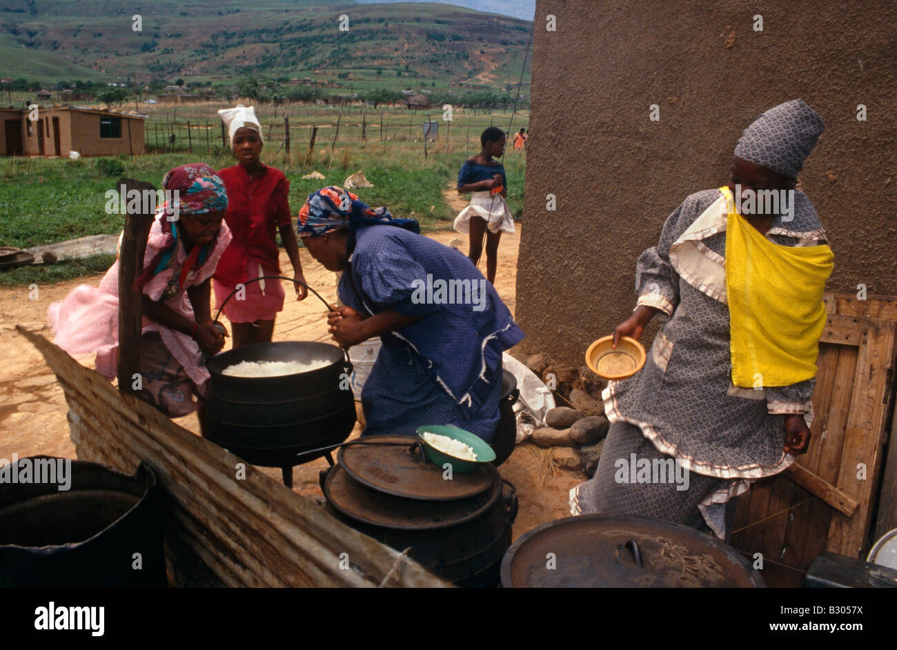 Wedding in african village hi-res stock photography and images - Alamy