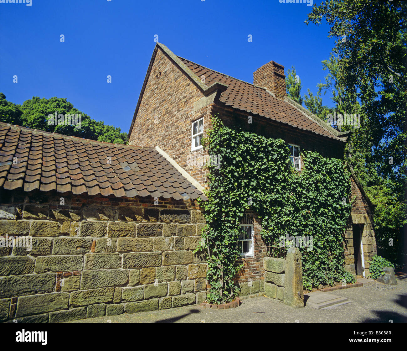Captain Cook's Cottage Fitzroy Gardens Melbourne Australia Stock Photo ...