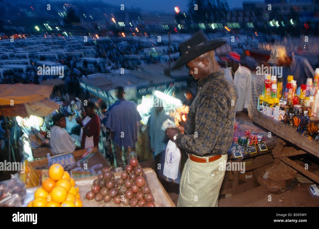 Market scene in Uganda Stock Photo - Alamy