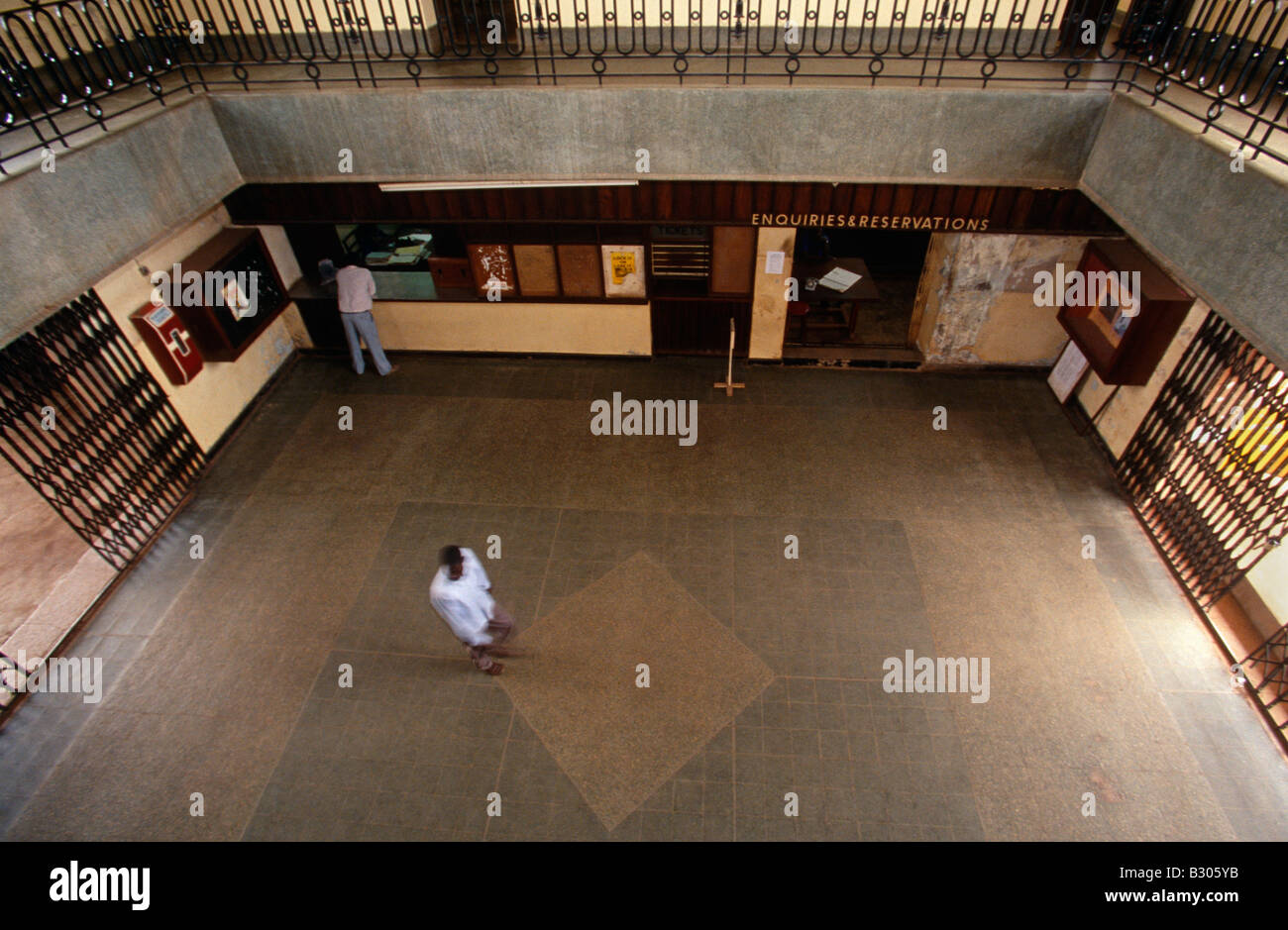 Hotel reception desk african hi-res stock photography and images - Alamy