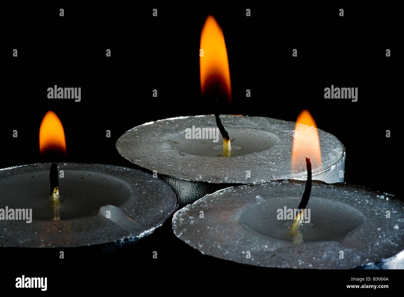 Silver tea lights hi-res stock photography and images - Alamy