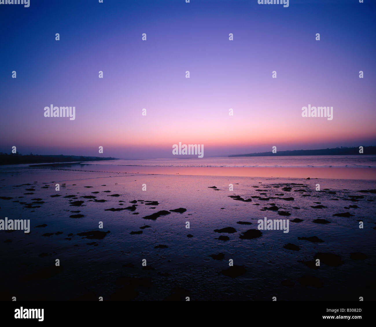 Horizon sunset view hi-res stock photography and images - Alamy