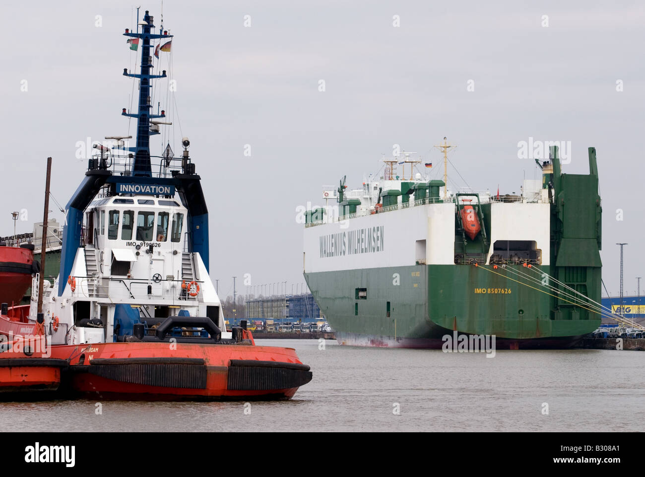 Car transporter ship hi-res stock photography and images - Alamy