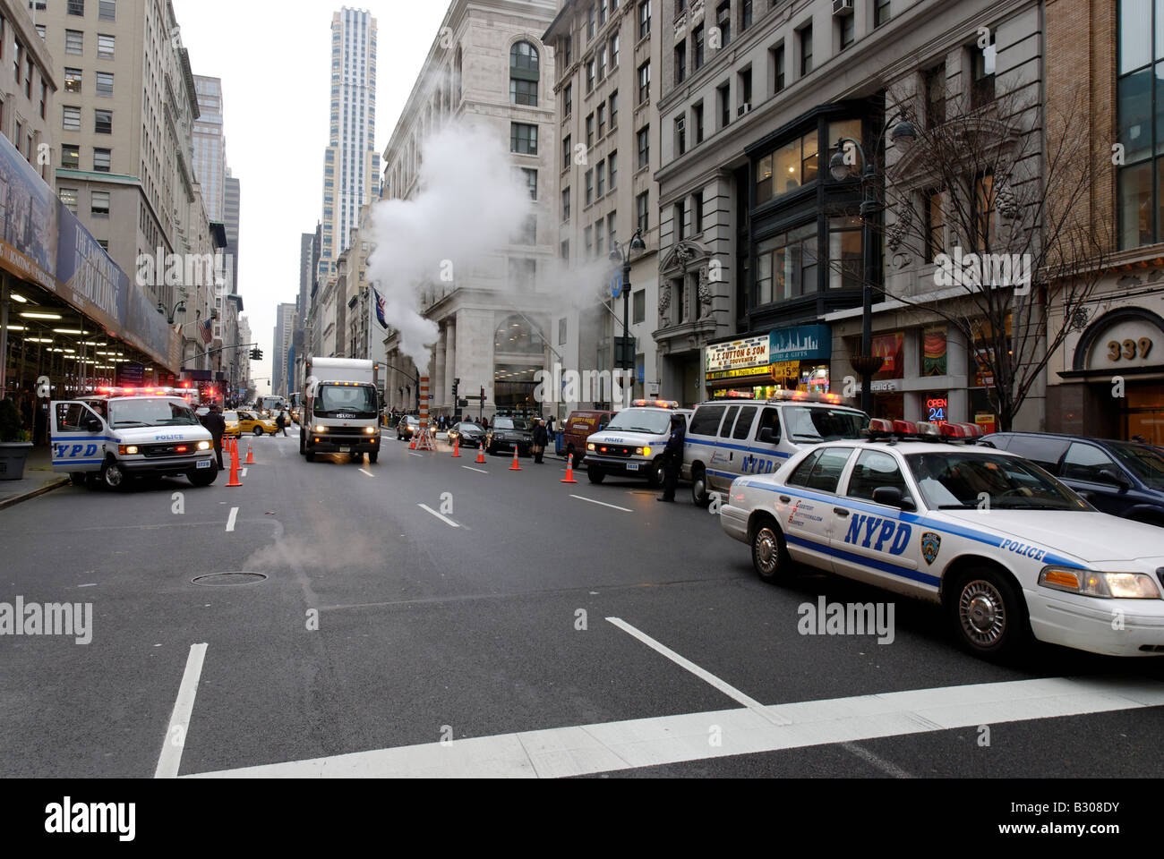 Nypd building hi-res stock photography and images - Alamy