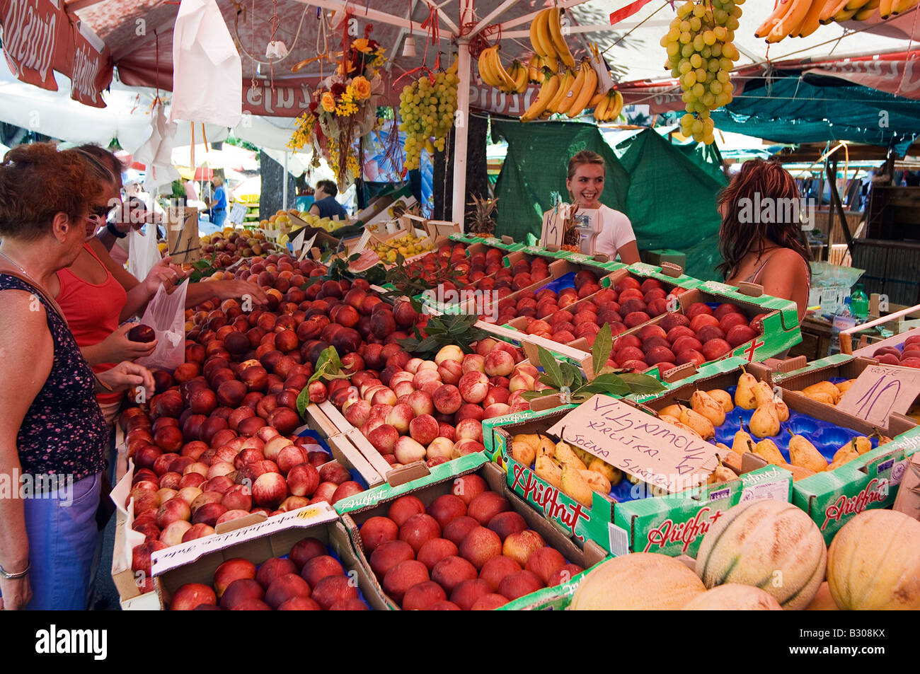 Croatian woman vendor hi-res stock photography and images - Alamy