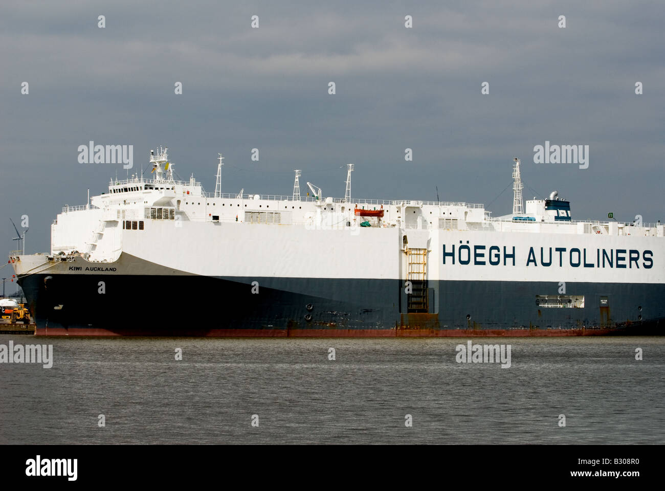 Car transporter cargo ship hi-res stock photography and images - Alamy