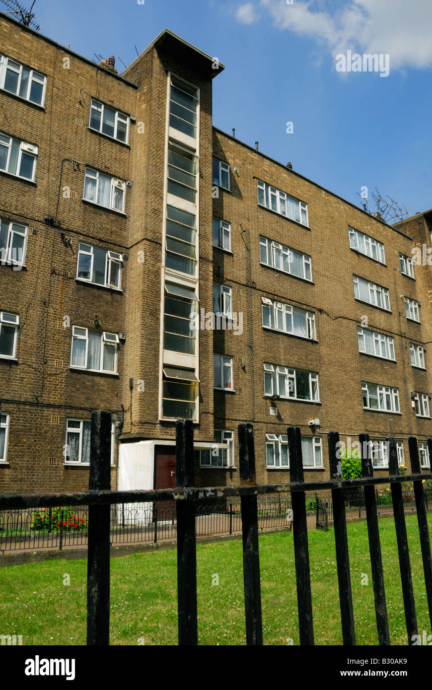 Council flat london hi-res stock photography and images - Alamy