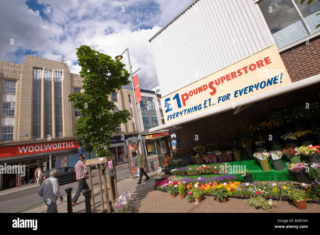 One pound shop hi-res stock photography and images - Alamy