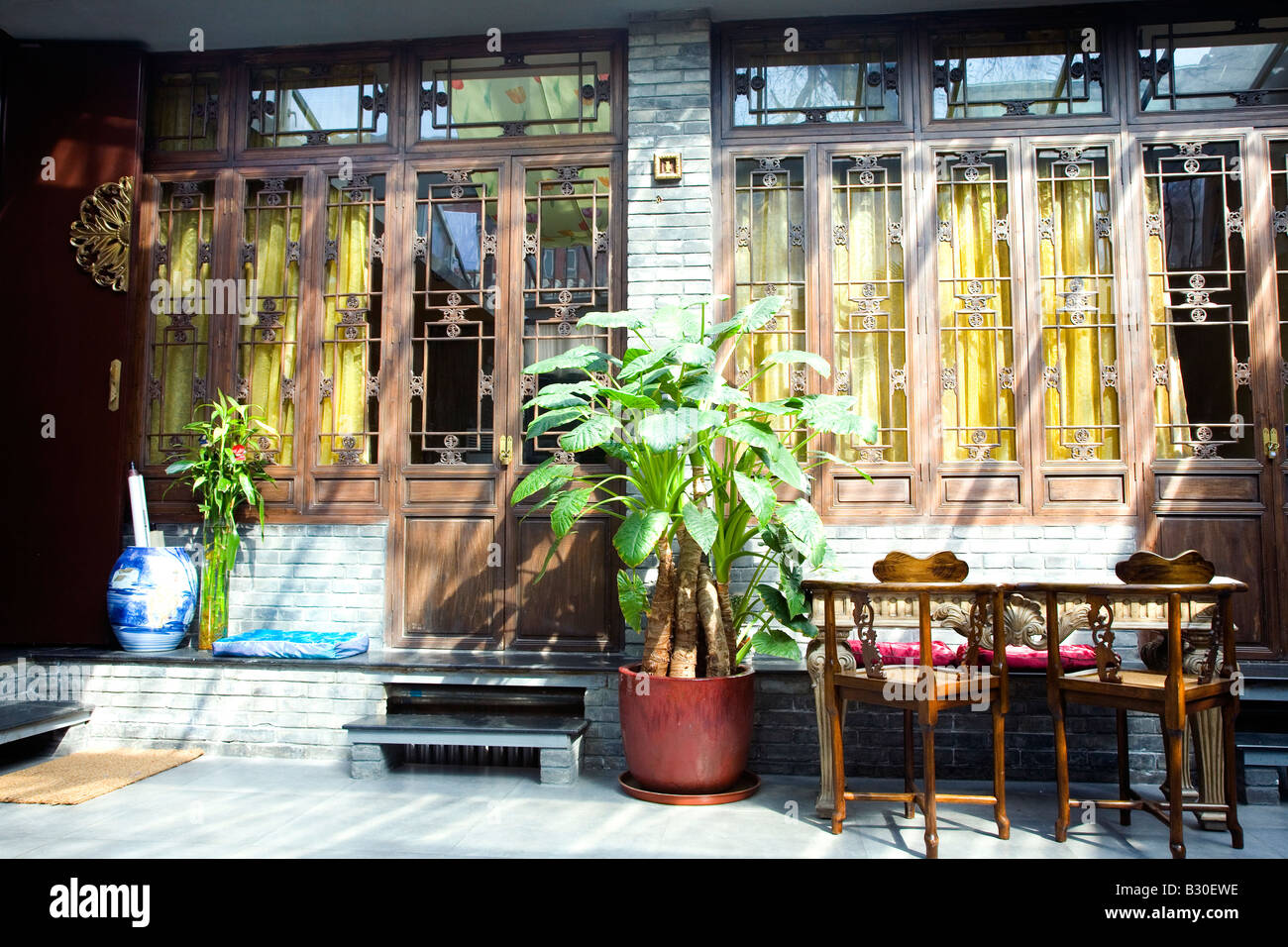 Interior of a traditional hutong courtyard house in Beijing Stock Photo ...
