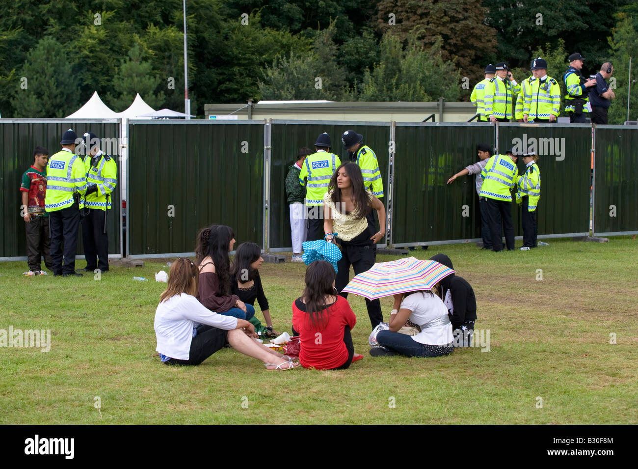 Police drugs checking hi-res stock photography and images - Alamy