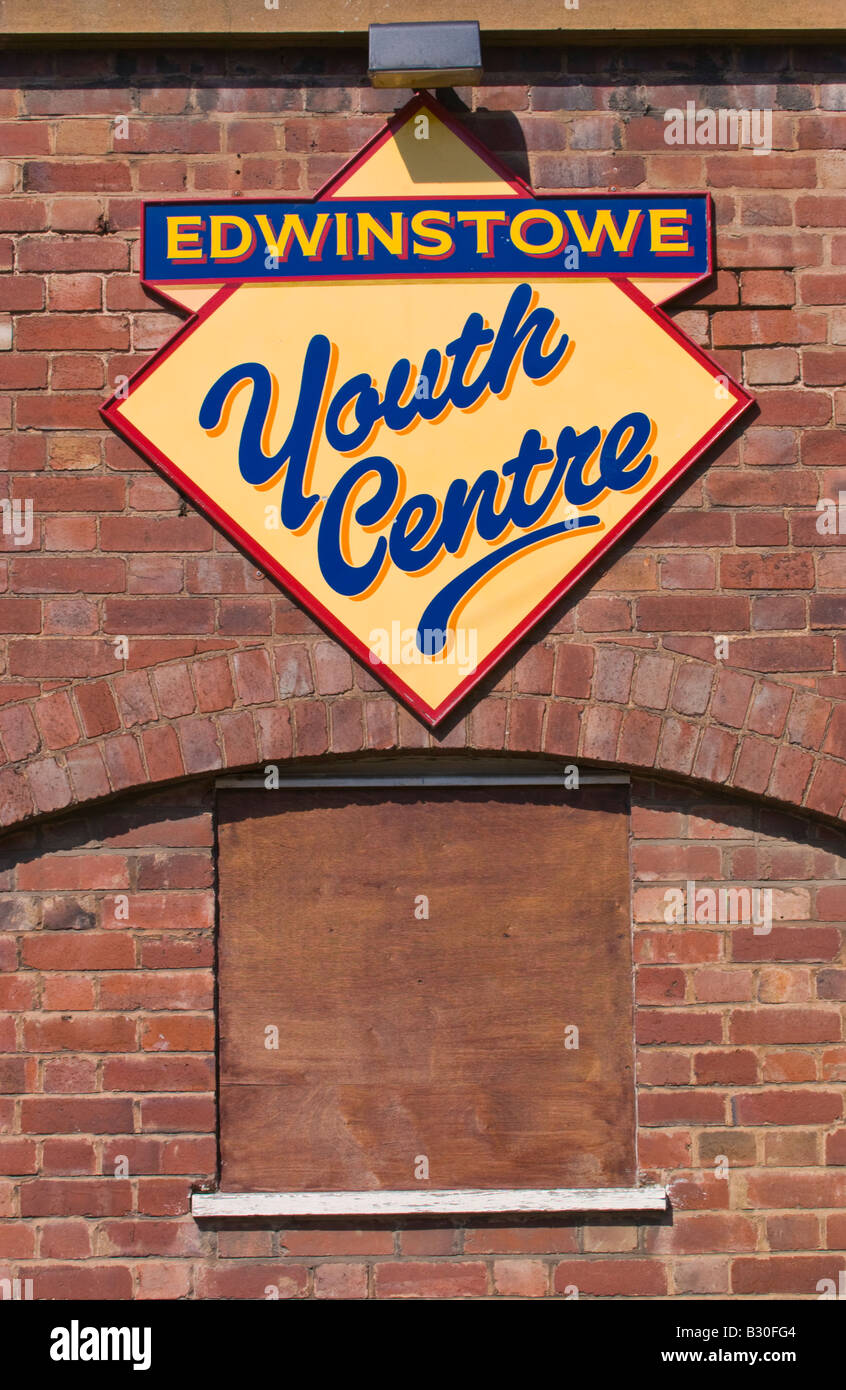 Youth centre exterior hi-res stock photography and images - Alamy