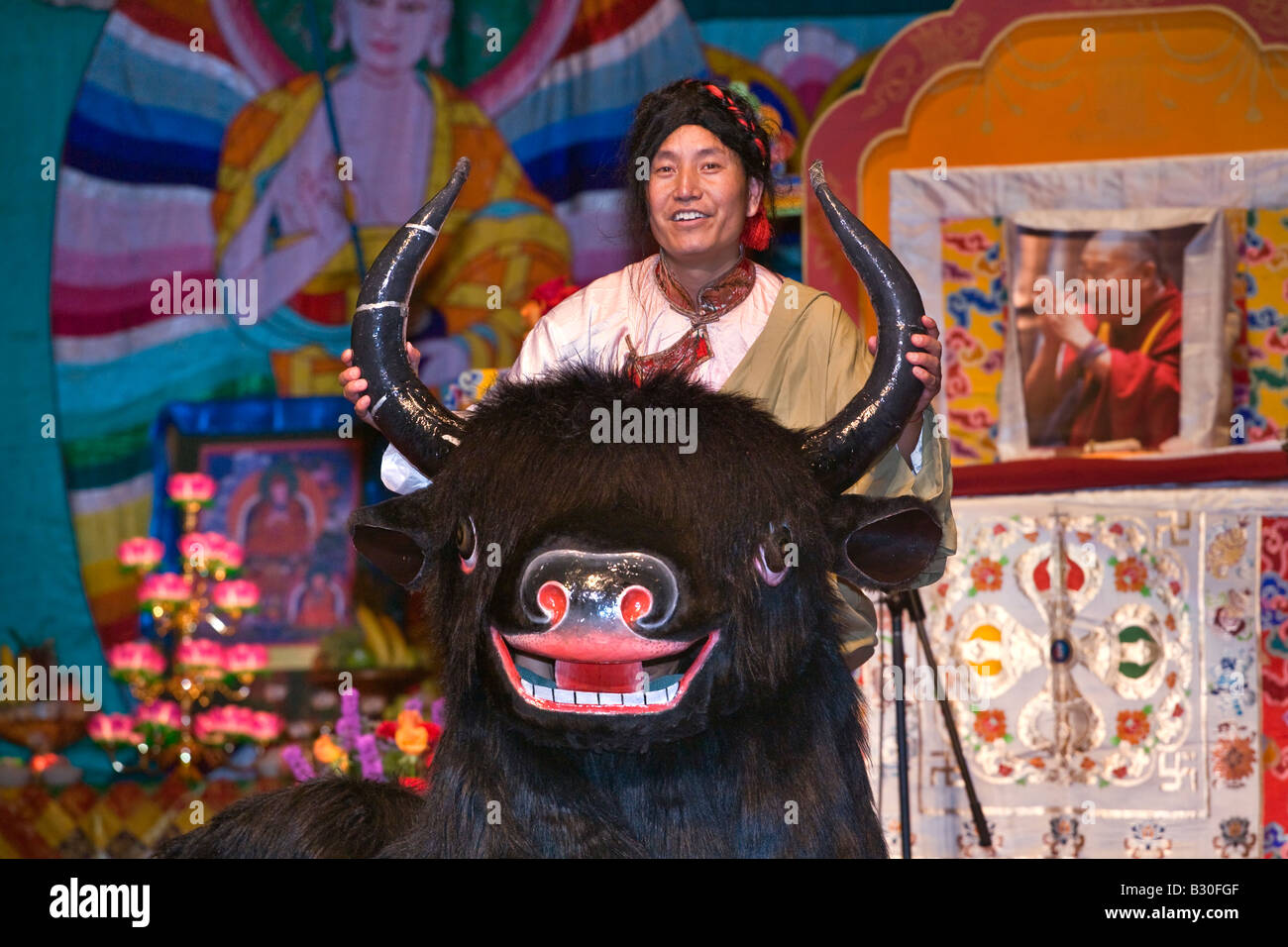 TIBETAN YAK DANCE during TIBET NIGHT at a DALAI LAMA teaching in ...