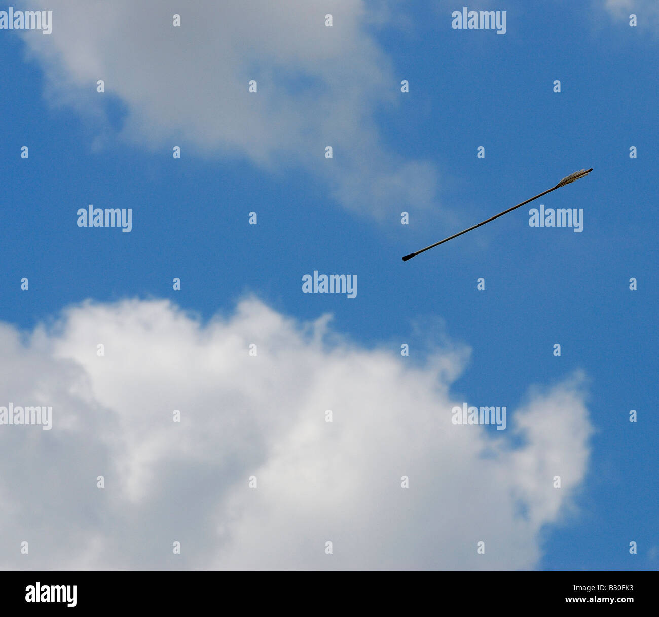 Archery arrow flying hi-res stock photography and images - Alamy