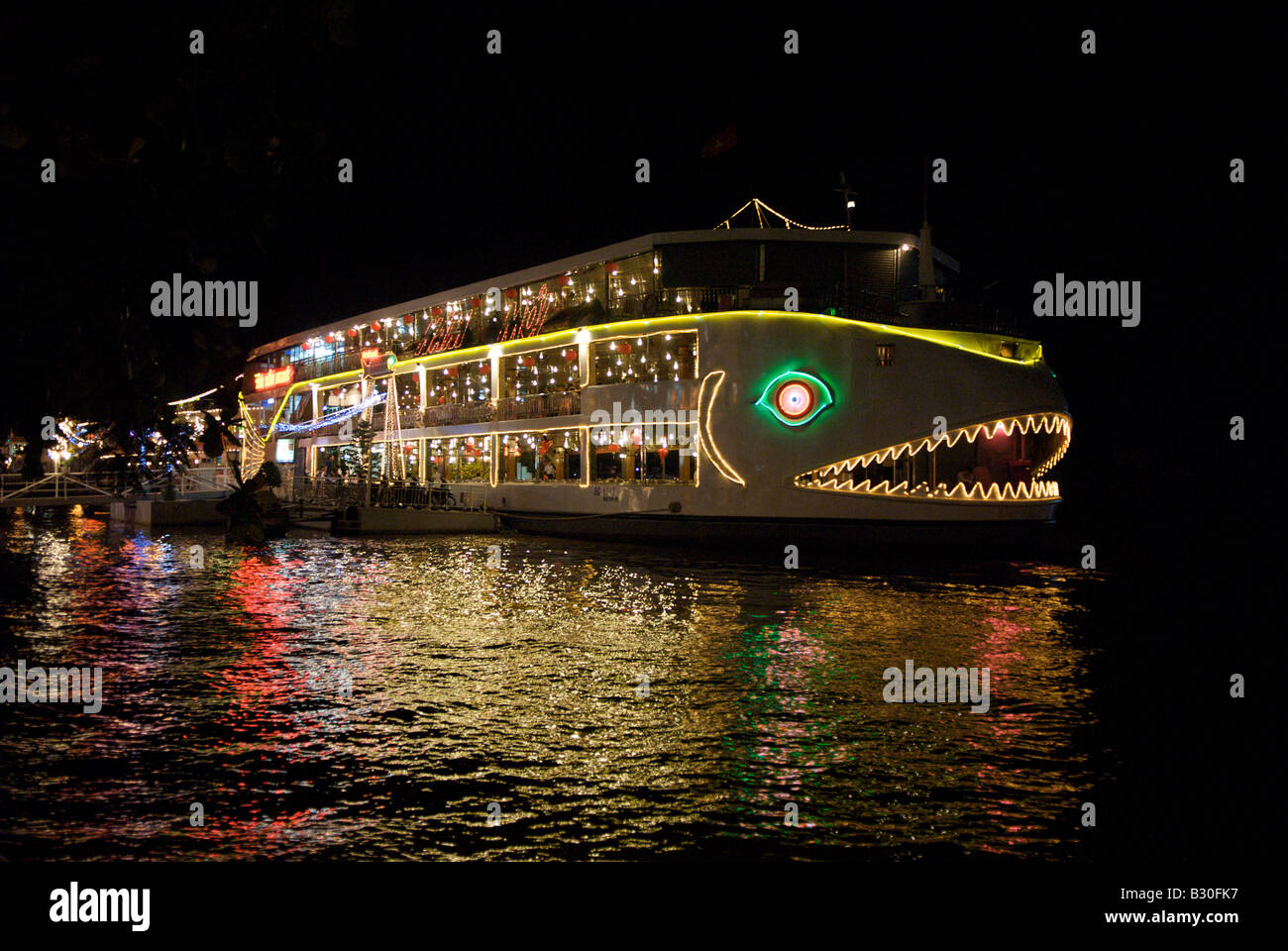 Floating fish restaurant at night Saigon River Saigon Vietnam Stock ...