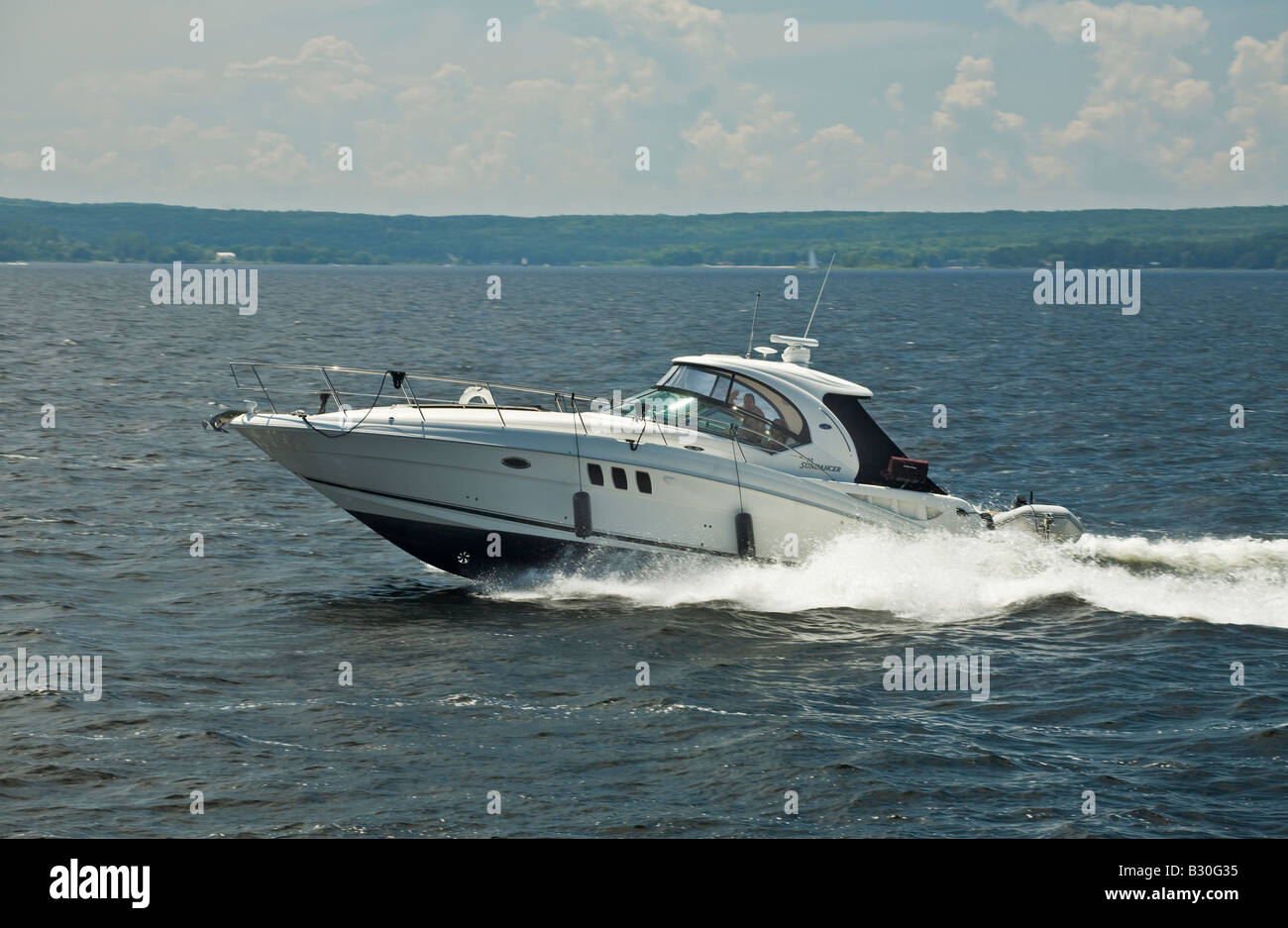 Powerboat hi-res stock photography and images - Alamy