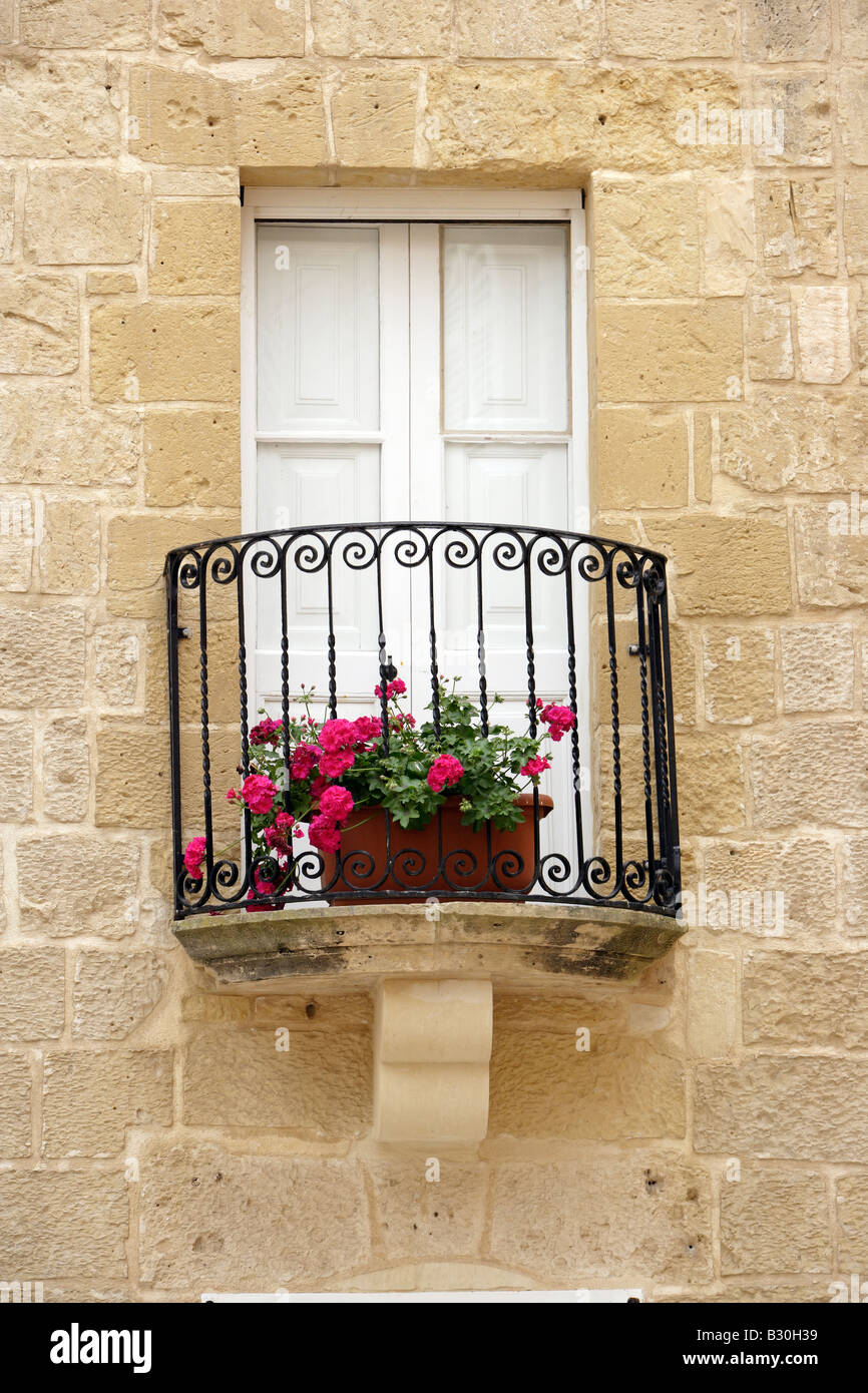 Balcony with window box, Mdina, Malta Stock Photo - Alamy