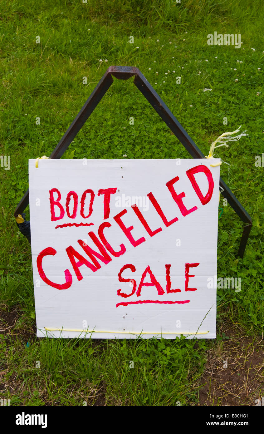Cancelled sign hi-res stock photography and images - Alamy