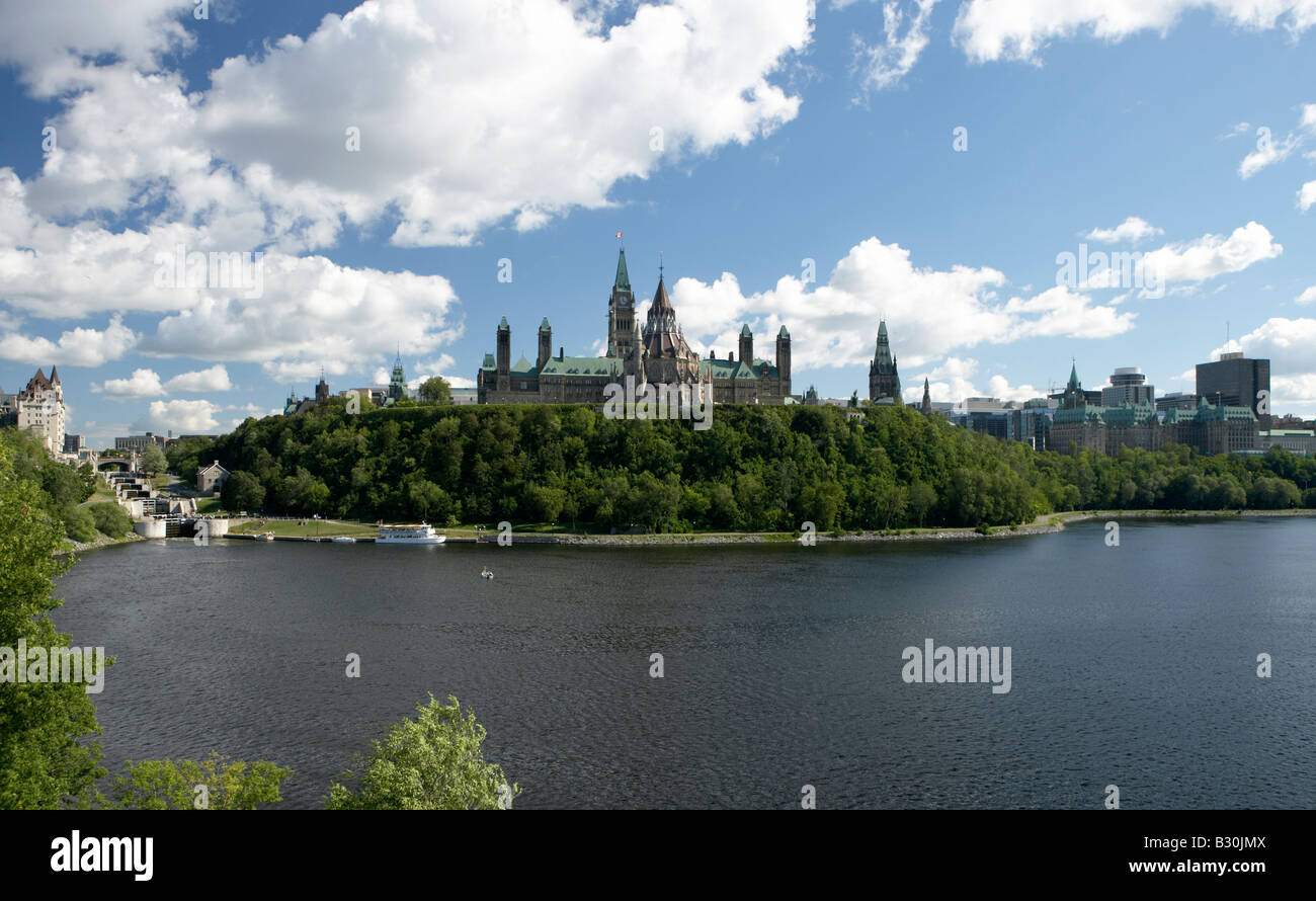 Ottawa parliament hill panorama hi-res stock photography and images - Alamy