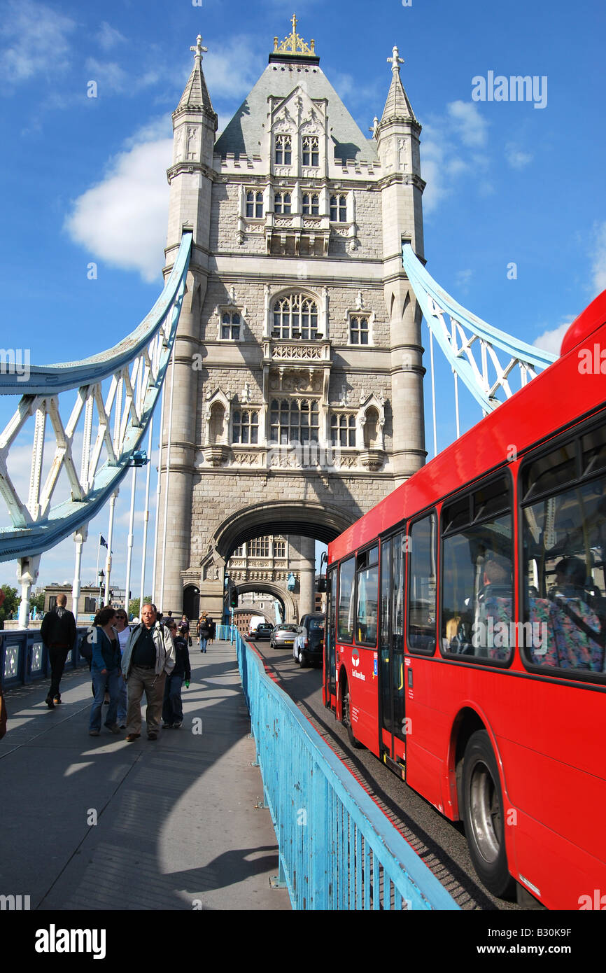 London bus bridge hi-res stock photography and images - Alamy