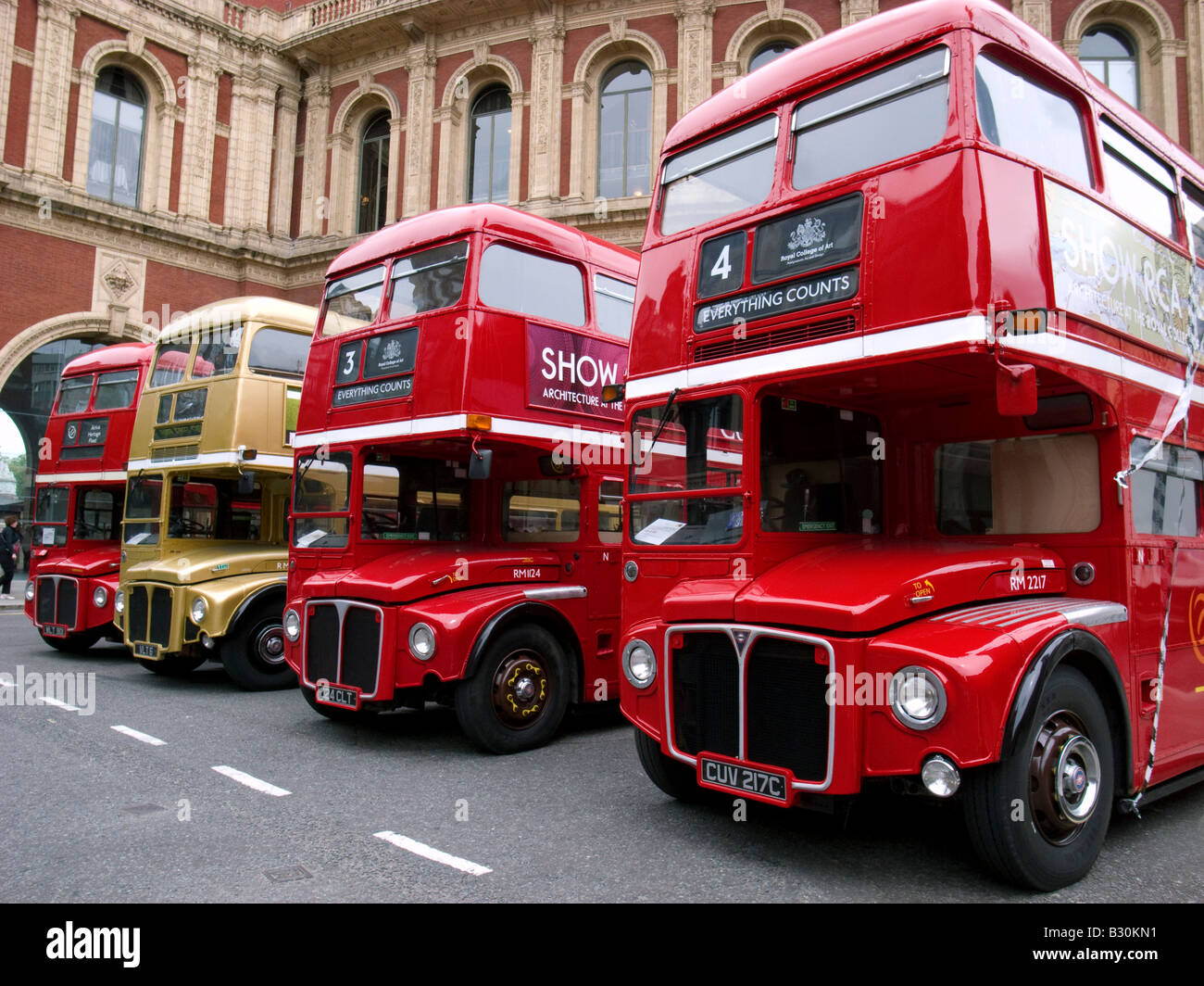 London buses outside Royal Albert Hall Kensington Stock Photo - Alamy