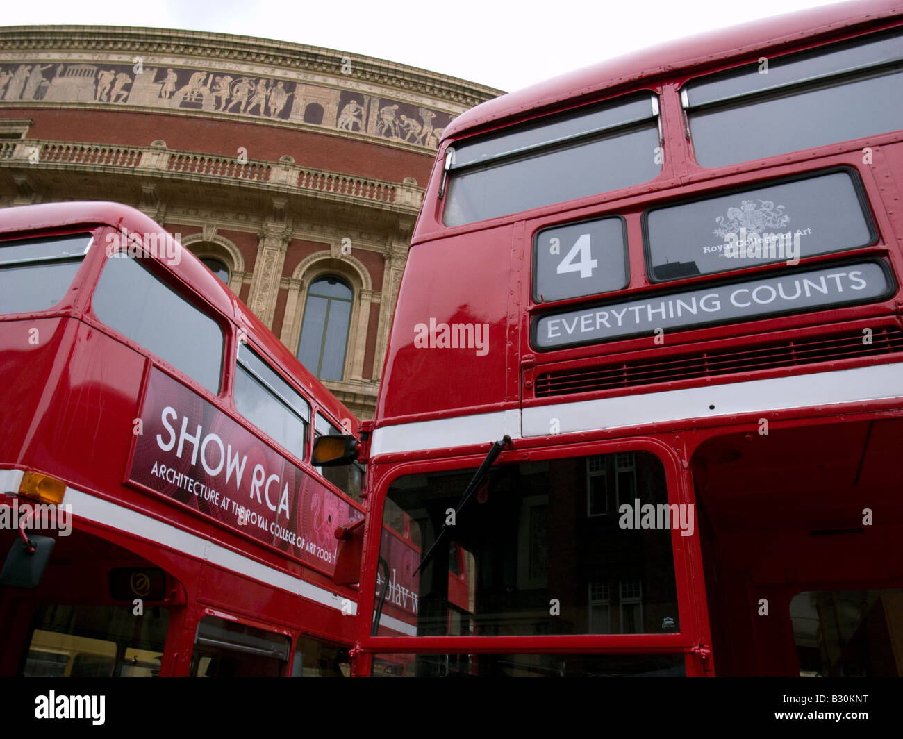 Number 4 bus hi-res stock photography and images - Alamy