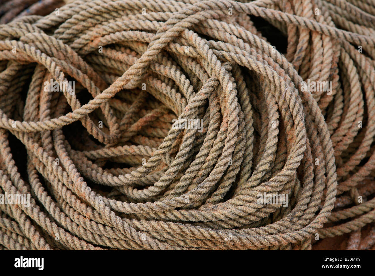 Anchoring ropes hi-res stock photography and images - Alamy