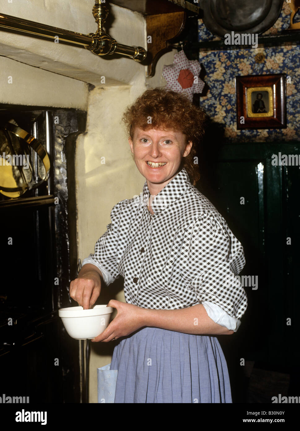 Victorian domestic servant hi-res stock photography and images - Alamy
